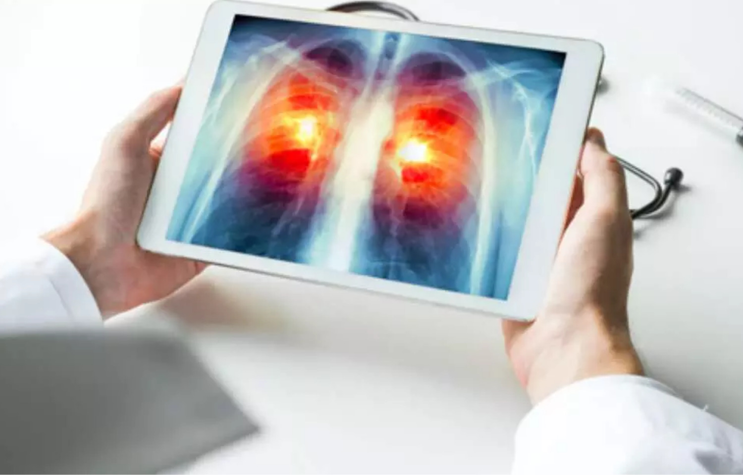 Remote programming of cardiac implantable devices safe for MRI scan