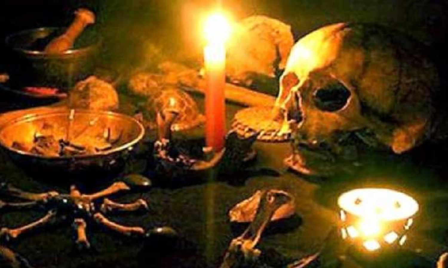 UP: Tantrik performs rituals on Scorpion sting patients inside Govt ...