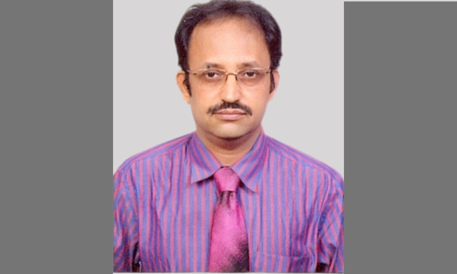 Renowned Dermatologist Dr Ramesh Bhat honoured with medal at WCD-Singapore