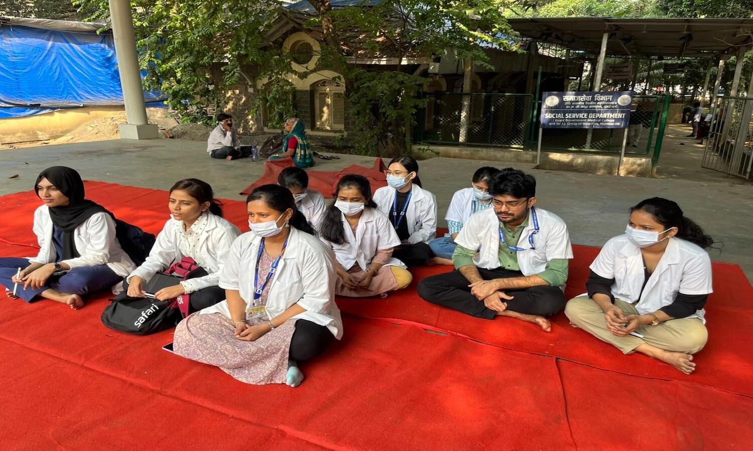 Toxic Work Culture allegations rocks JJ Hospital: Resident doctors seek ...